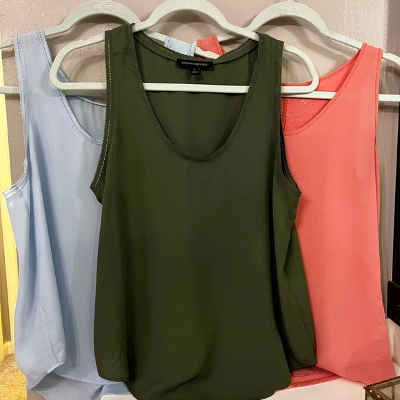 Banana Republic | Tops | Banana Republic And Loft Shell Tanks | Poshmark